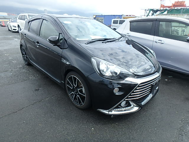 2015 Toyota Aqua Hybrid Gs | DD Auto Imports